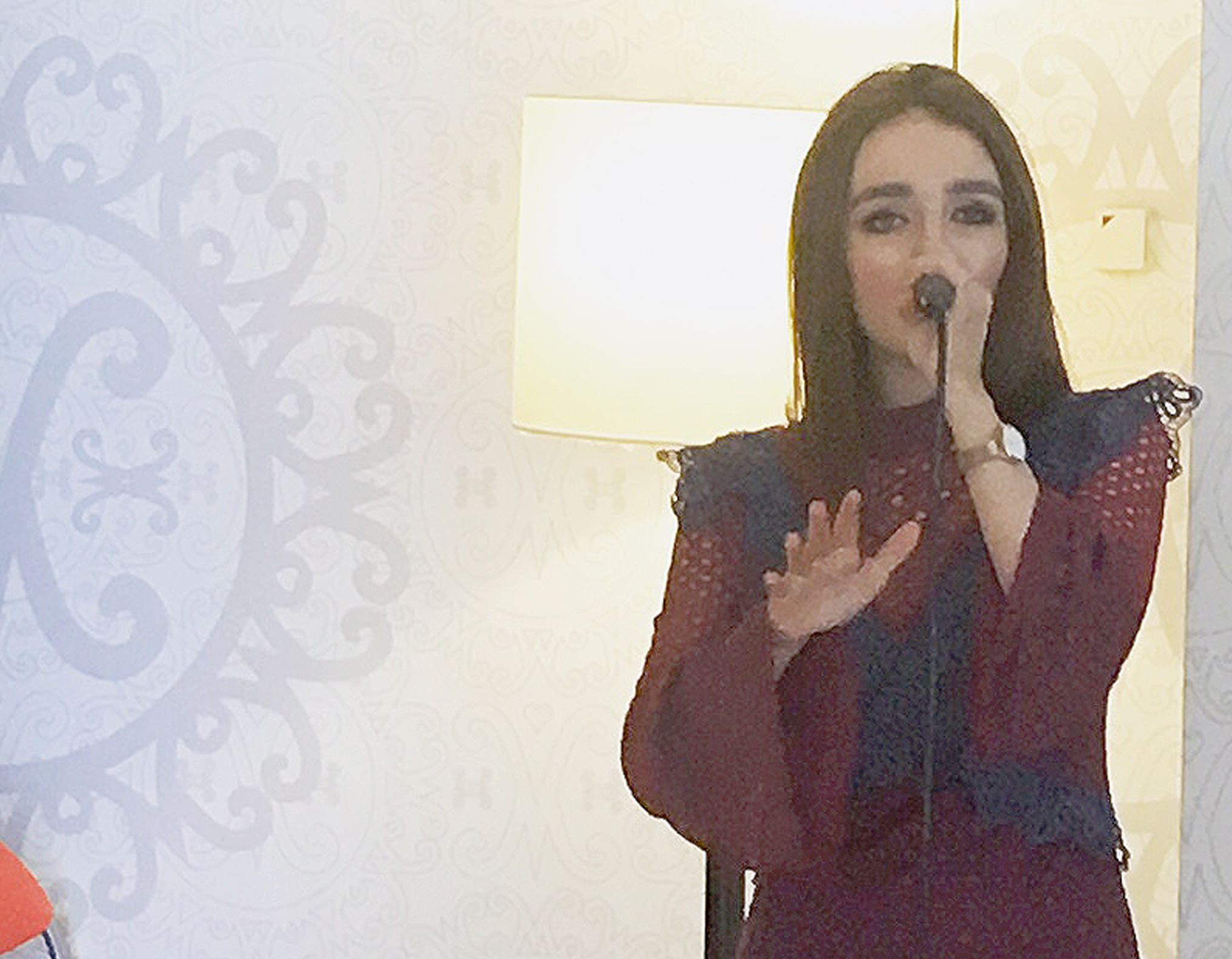 Singer Aleya Mae wows guests at our runners' warm-up social event ...